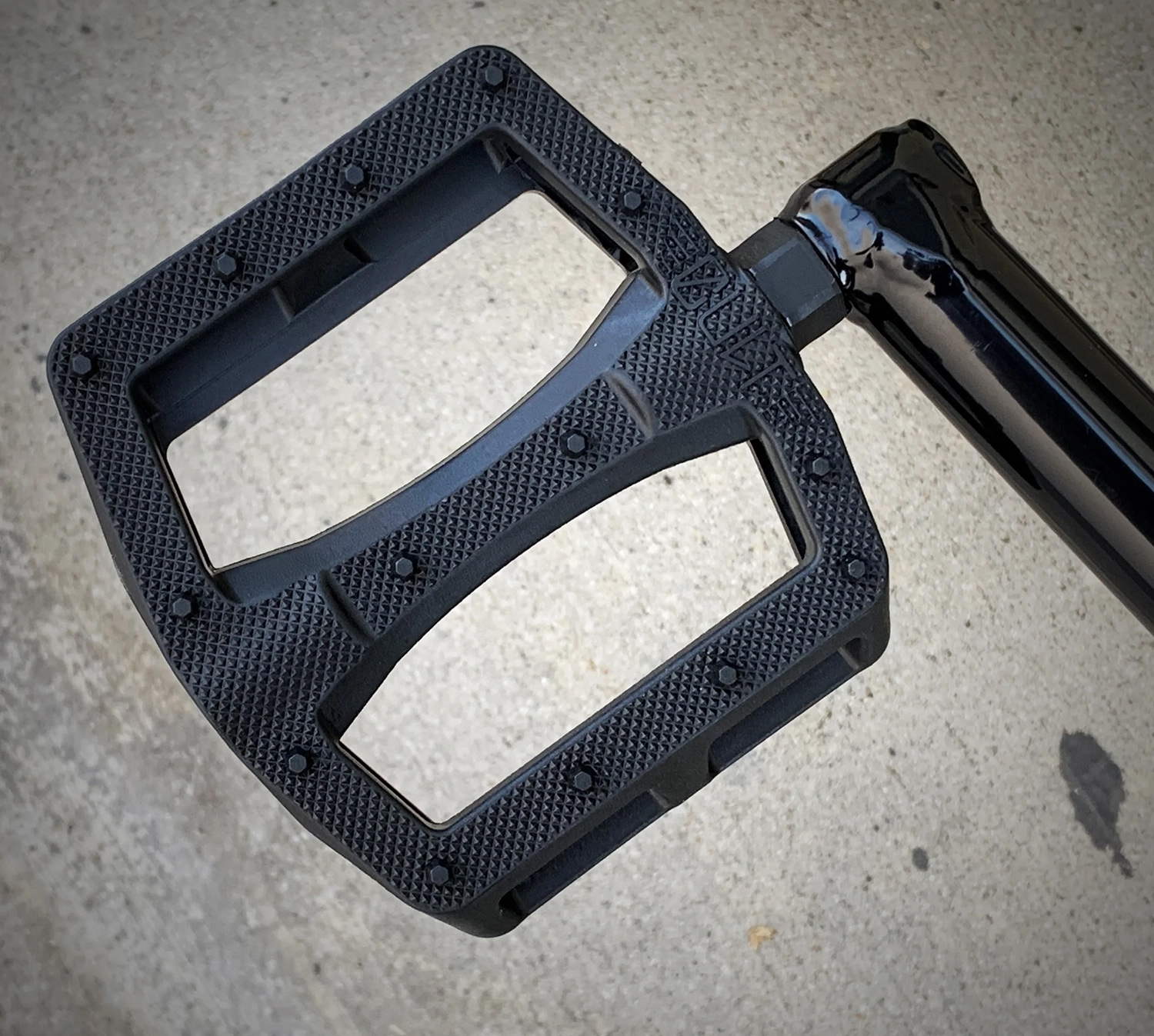 STRICTLY NEWS PLASTIC VS METAL BMX PEDALS
